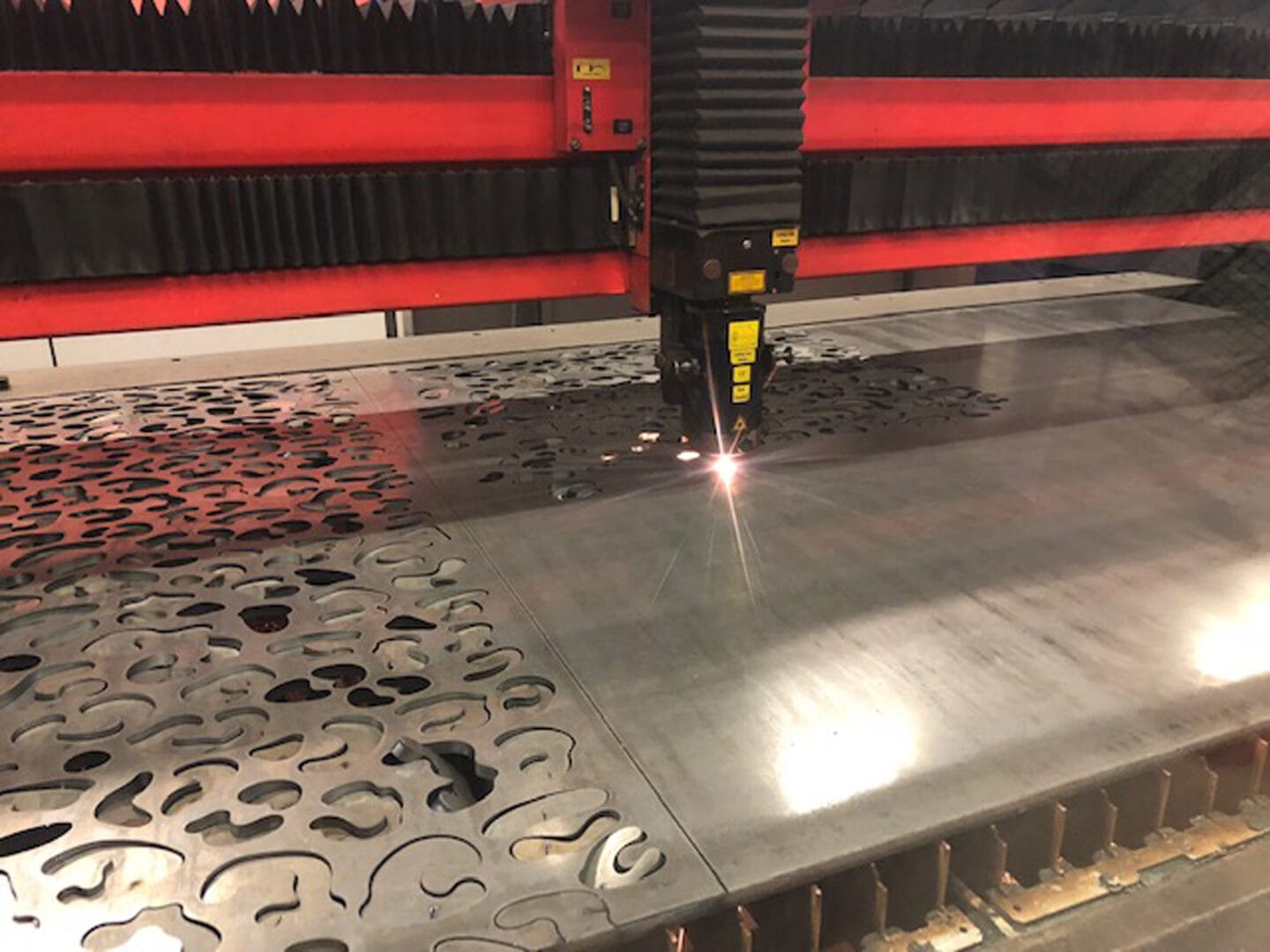 Startseite - AL-Cut AG | Fachbetrieb für Wasserstrahlschneiden in der ...